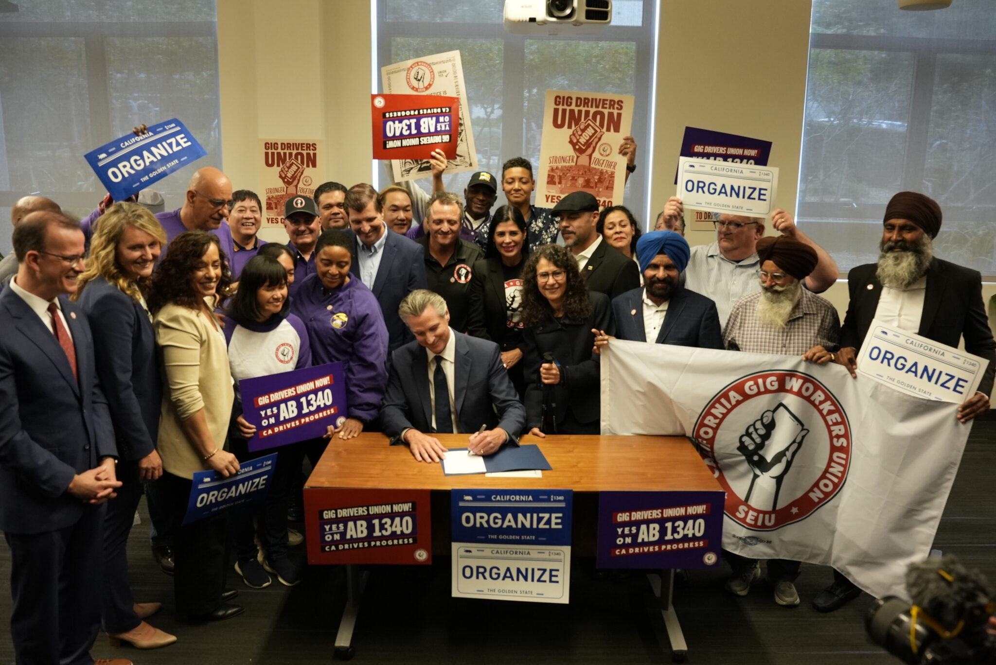 Over 800,000 Gig Rideshare Drivers Win Right to Form a Union ...
